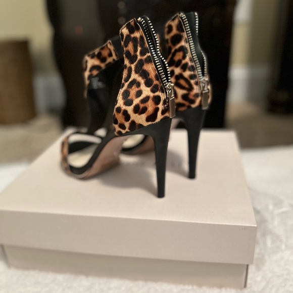 Katherine Kelly | Shoes | New Katherine Kelly Leopard Sandal With 4 ...